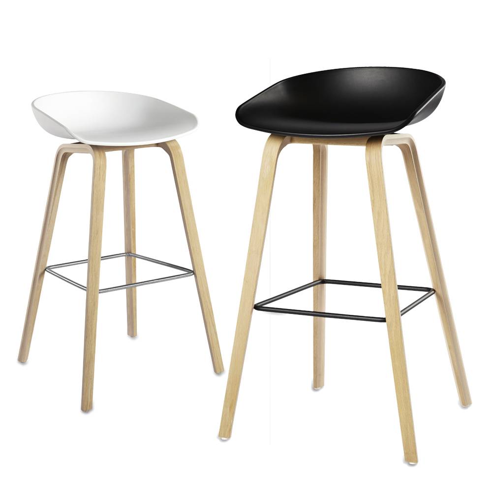 Herregård: Hay about a stool