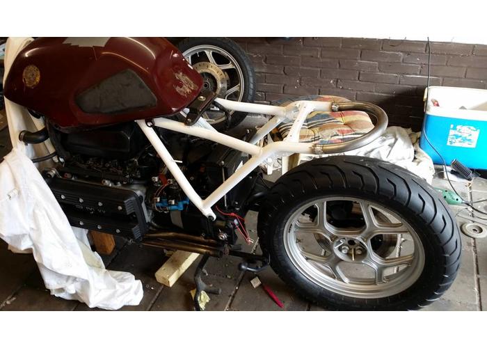 MCU 28MM BMW Cafe Racer Loop Stahl - CafeRacerWebshop.de